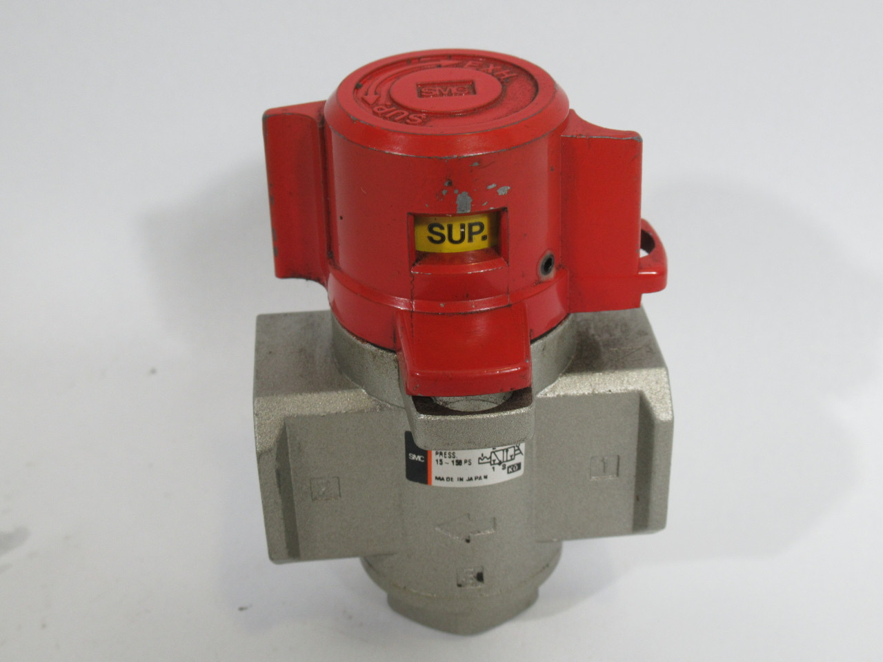 SMC VHS30-N03-RZ 3 Port Lock-Out Hand Valve 15-150 psi 3/8NPTF USED ...