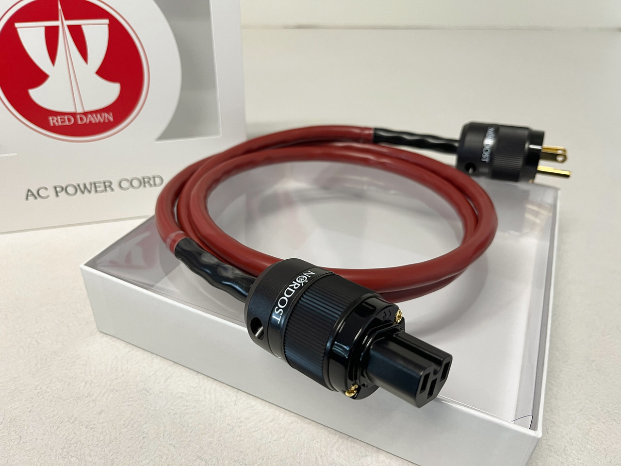 Nordost - Red Dawn LS (Power Cable, 15A, 1.5m) **OPEN BOX** - Music Direct