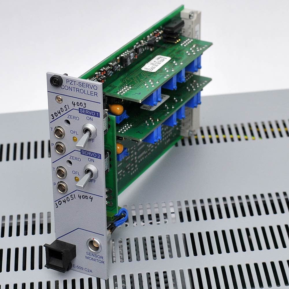 PI PZT-Servo Controller E-509.C2A 2-Channels Signal Conditioner/Servo ...