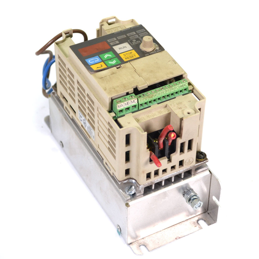 Omron 3G3JV-AB002 SysDrive 200V 0.25KW Varispeed Inverter Drive
