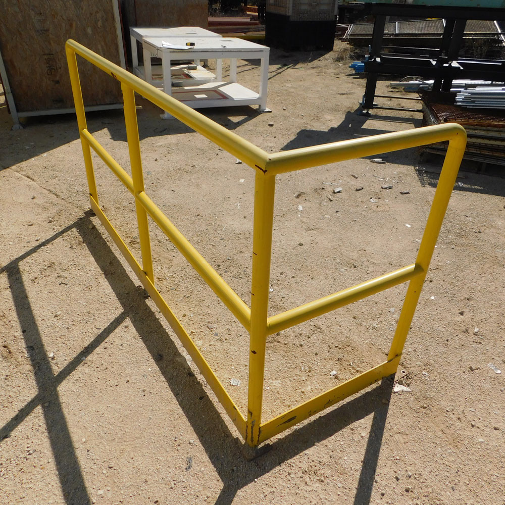 Steel Pipe Safety Railing 90-Degree Corner Hand Guard Rail 7'L x 42"H