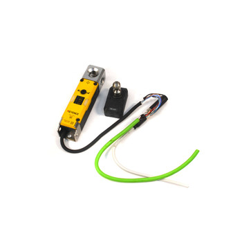 Keyence GS-71PC Safety Door Guard Interlock Switch Power-to-Lock 24VDC ...