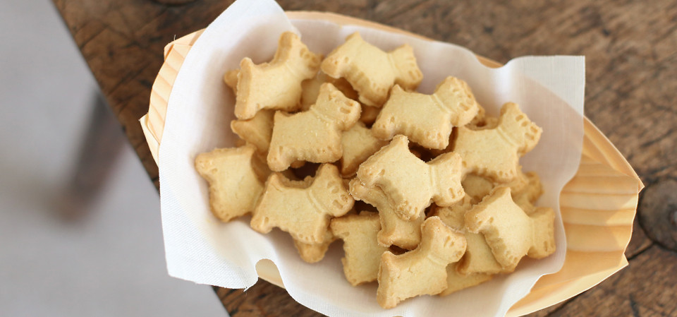 Walker's Scottie Dog Shaped Shortbread Cookie Box
