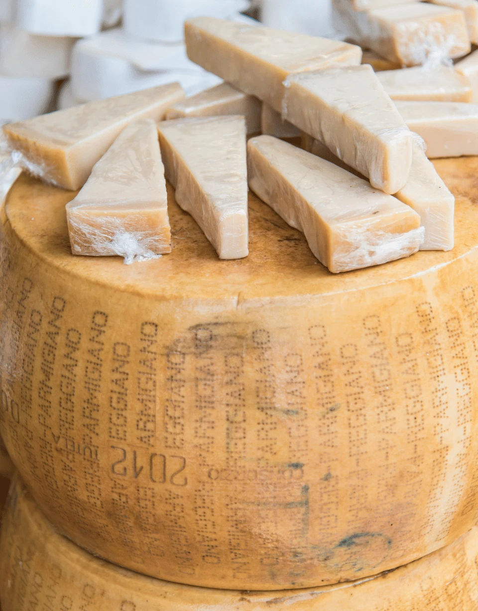 Italian Parmesan Cheese Italian Parmigiano Reggiano (cut Fresh)
