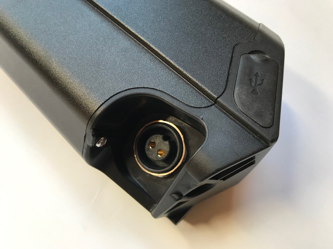 Reention Dorado ID max battery casing with separators and all hardware ...
