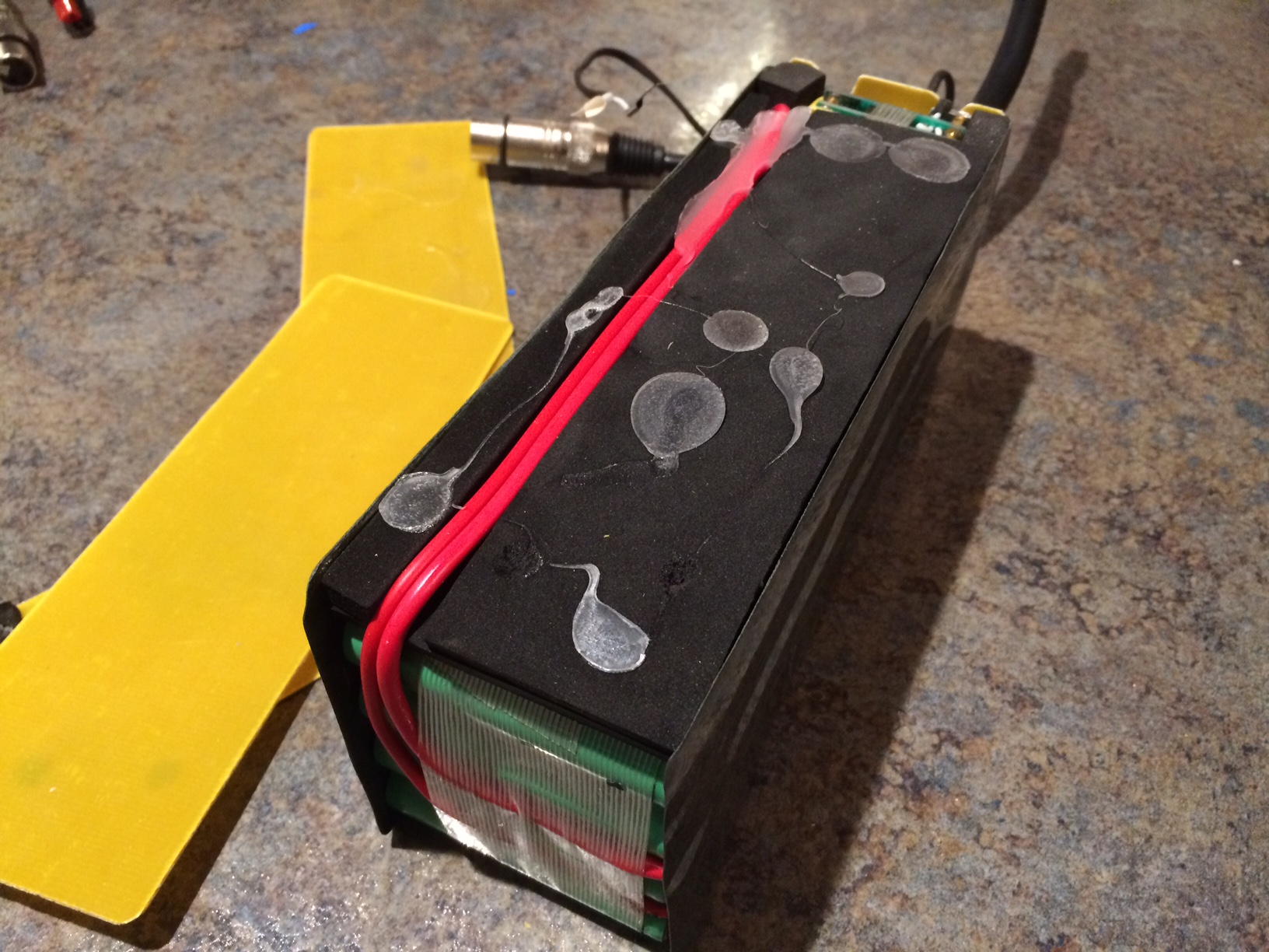What's inside an Expedition e-bike battery? - Hilleater.ca