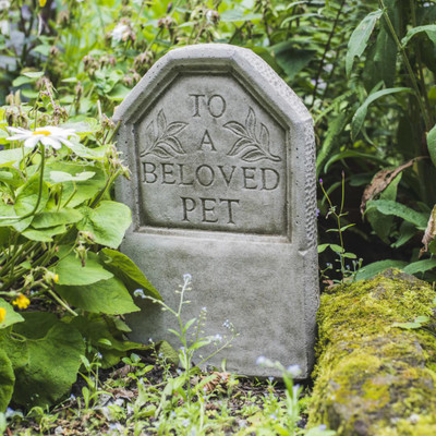 Stone Cast Tombstone Pet Memorial | UK Made Garden Gravestone