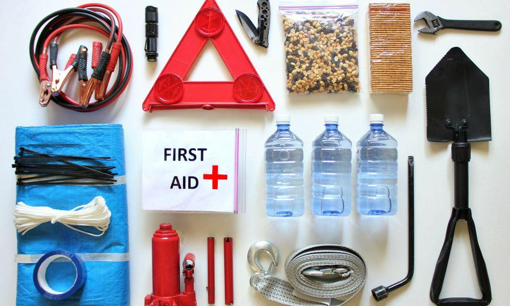 The Ultimate List of Truck Emergency Kit Essentials - GraMag