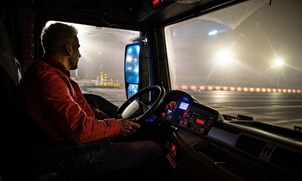 Truck Driving Tips for Staying Alert on Long Hauls - GraMag