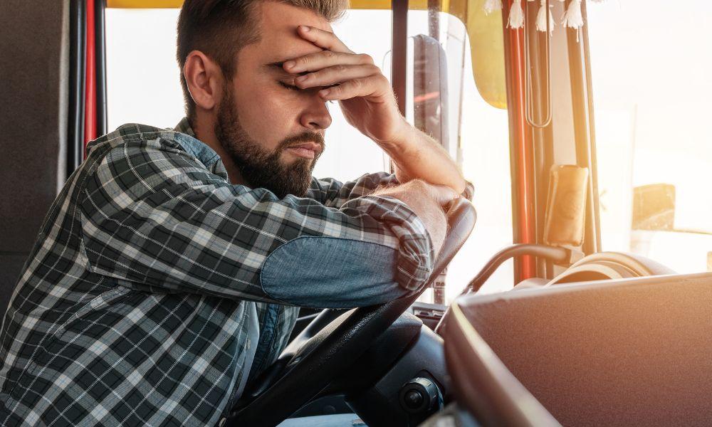 What Can Cause Semi-Truck Driver Fatigue? - GraMag