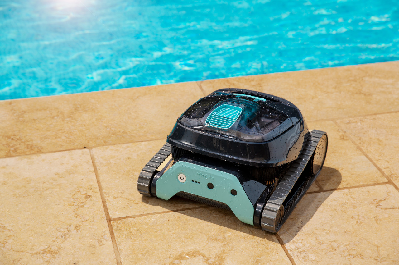 Maytronics Dolphin Liberty 200 - Advanced Cordless Pool Cleaner - EZ ...