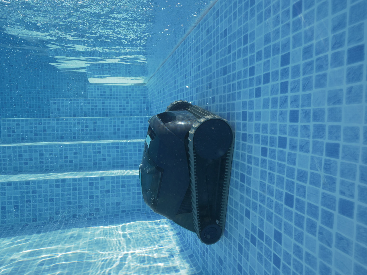 Maytronics Dolphin Liberty 200 - Advanced Cordless Pool Cleaner - EZ ...