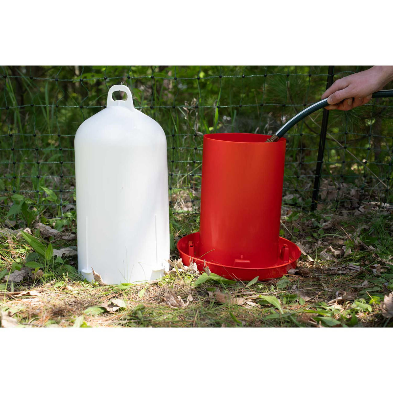 Plastic Waterer, 3 Gallon | Strombergs