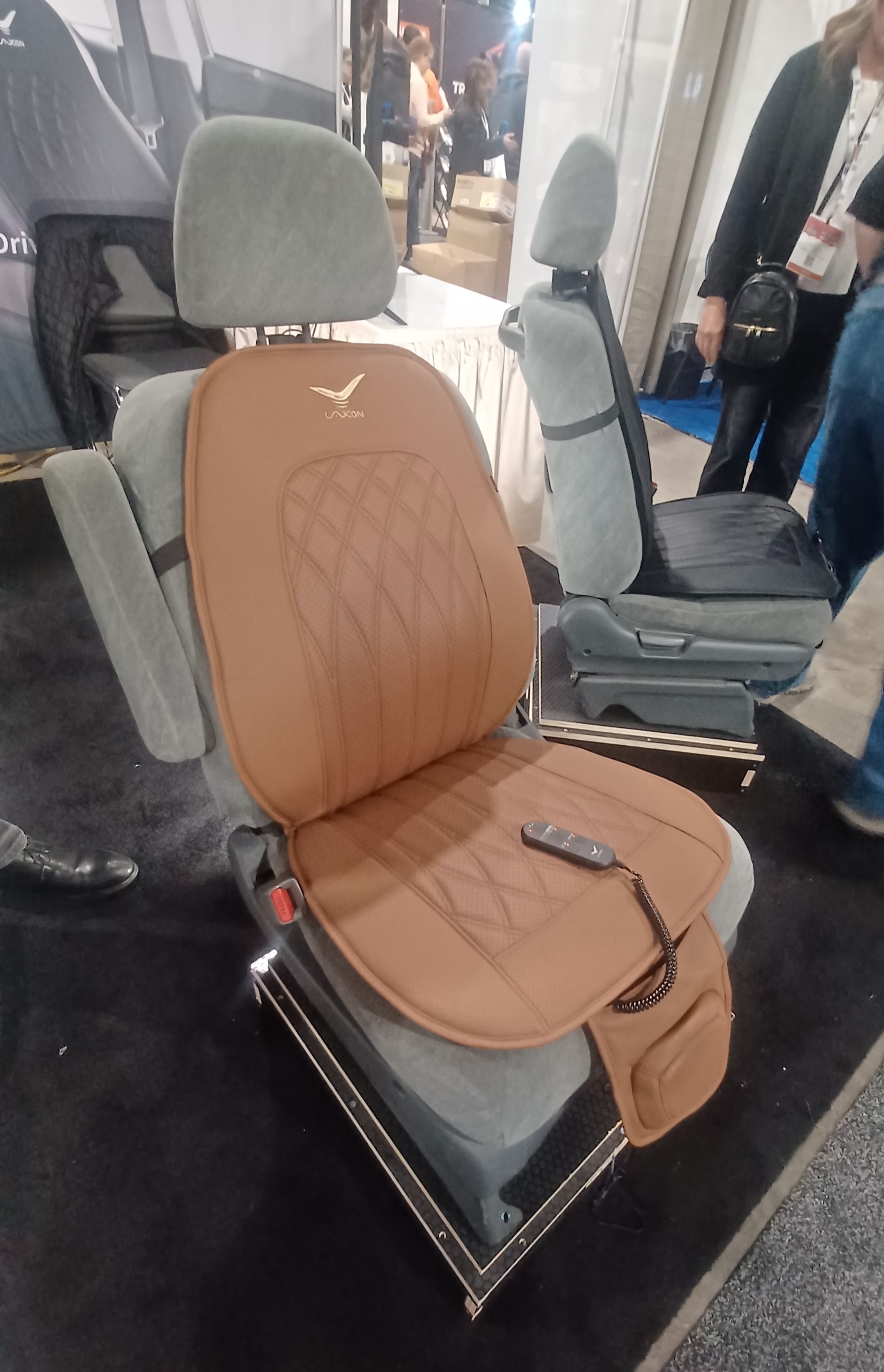Laxon (Seat Massage Cover) visits with 3 Fat Truckers - Seat Specialists
