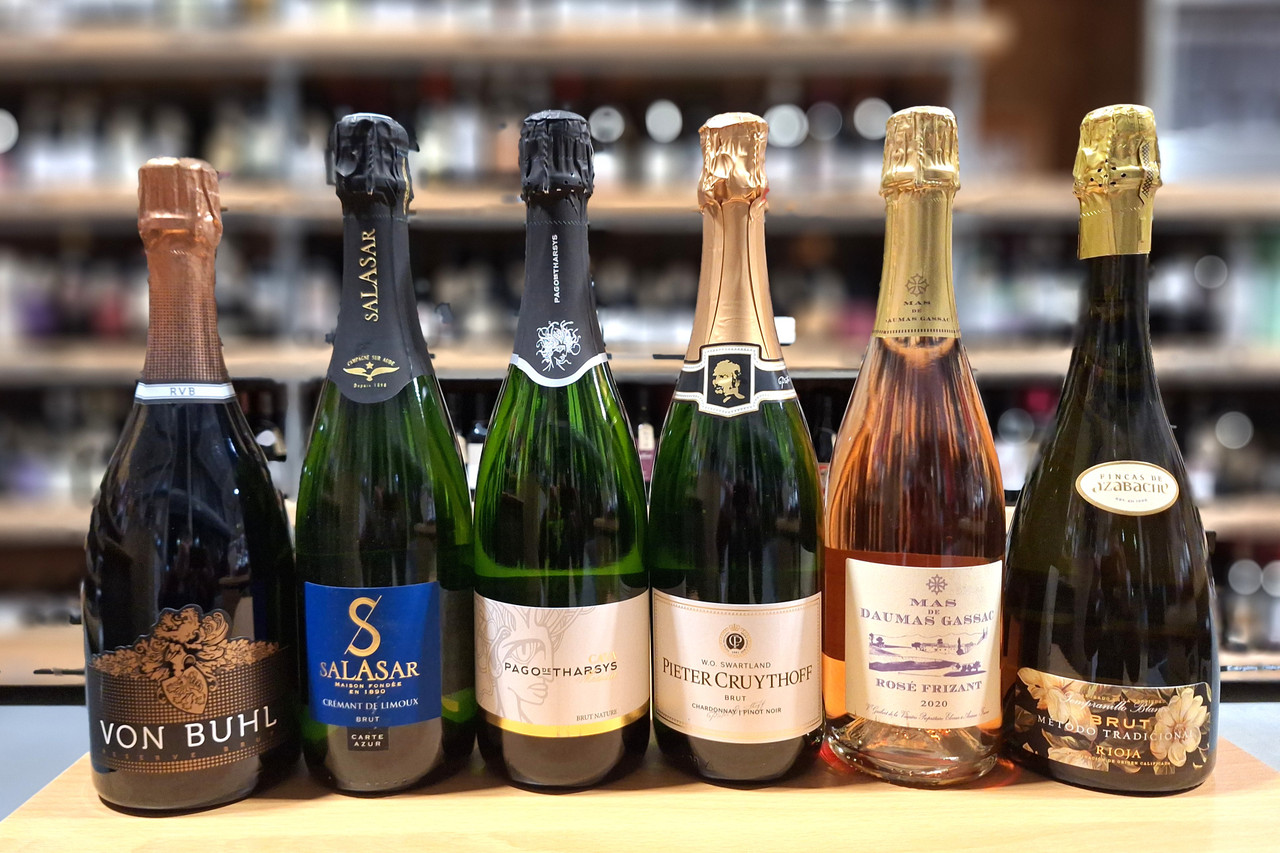 Fantastic Fizz! (6 bottles) - Ellis Wharton Wines