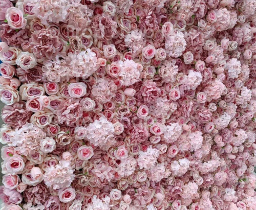 GREENERY HEDGE WALL WITH WHITE ROSES | ROSE GREEN WALL | ROSE FLOWER WALL