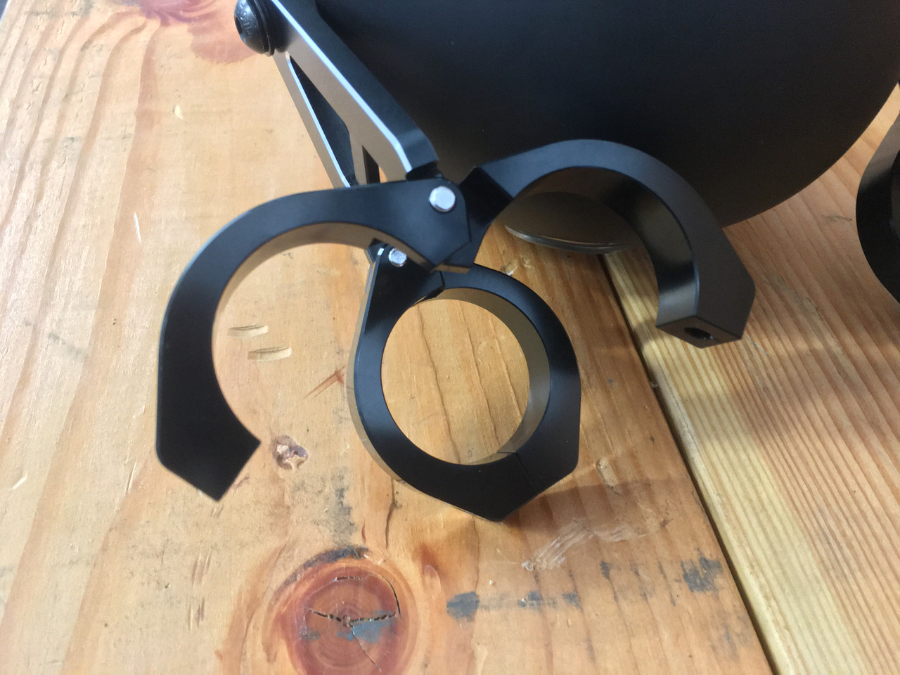 7 Inch Motorcycle Headlight w/brackets Kit | Billet X Guard | H4 ...