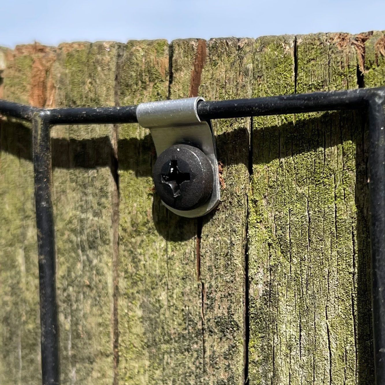 Fence Wire Fasteners - 100 pack