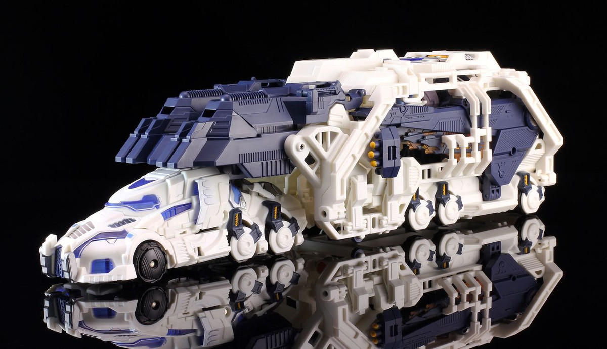 Mastermind Creations R-11 Seraphicus Prominon Core Robot and Power ...