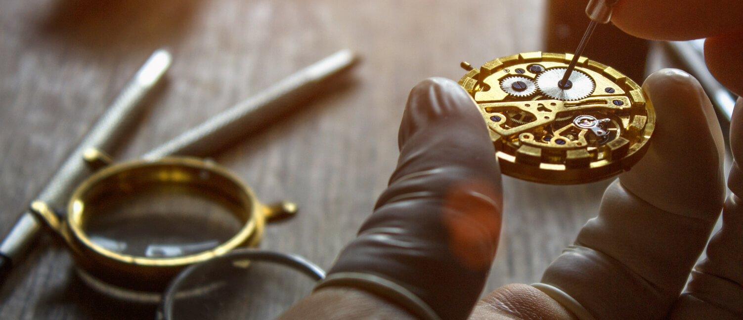 Navigating the Timeless Allure of Vintage Watches - WatchWarehouse.com