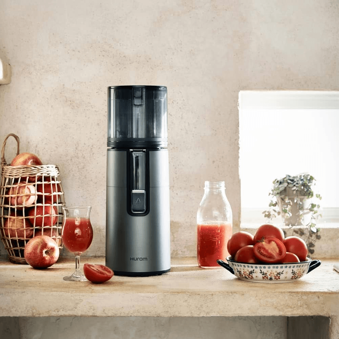 Hurom H400 Self-Feeding Slow Juicer in Silver | Juicers.co.uk
