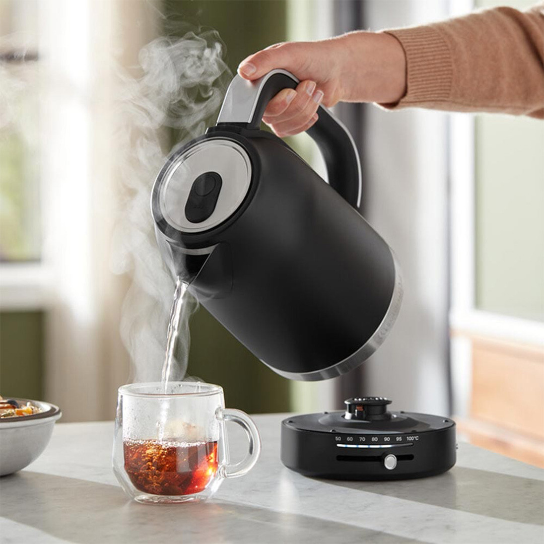 KitchenAid 1.7L Variable Kettle in Matte Black | Juicers.co.uk