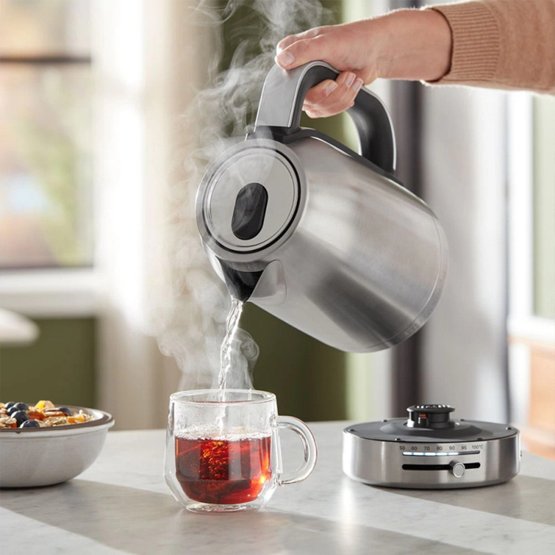 KitchenAid 1.7L Variable Kettle in Stainless Steel | Juicers.co.uk