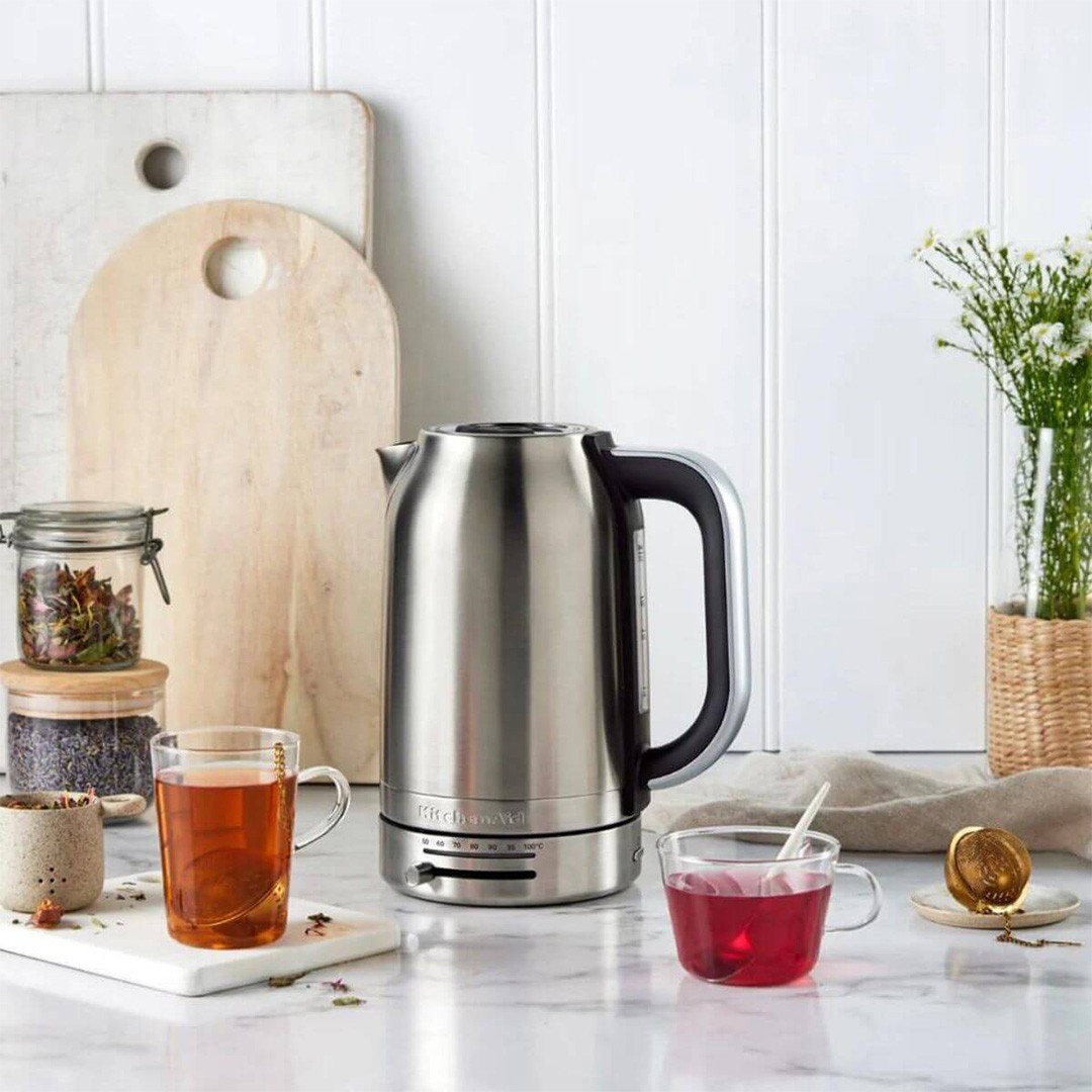 KitchenAid 1.7L Variable Kettle in Stainless Steel | Juicers.co.uk
