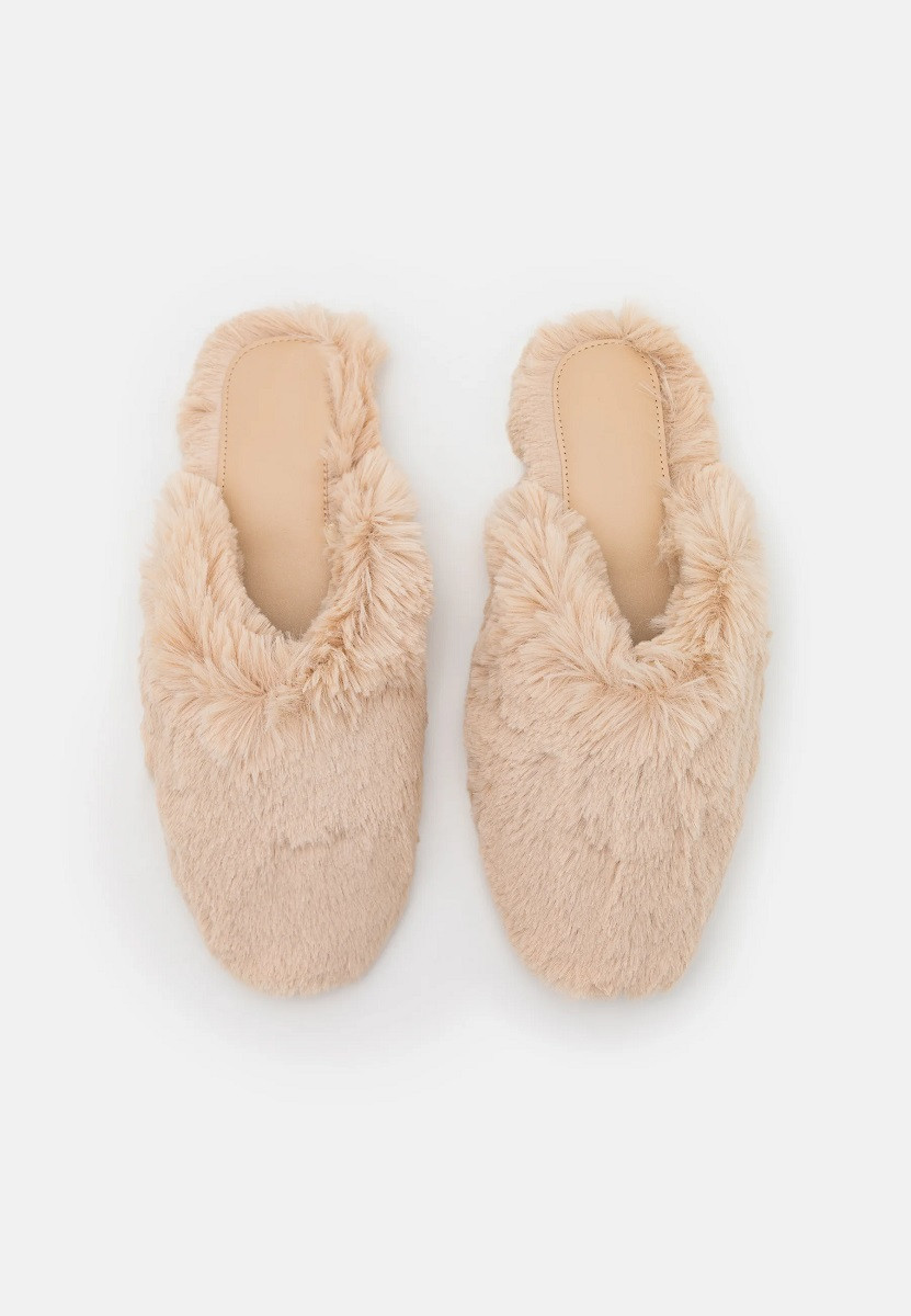 Ladies Nude Faux Fur Square Toe Slim Mule Slippers | Heat Treats