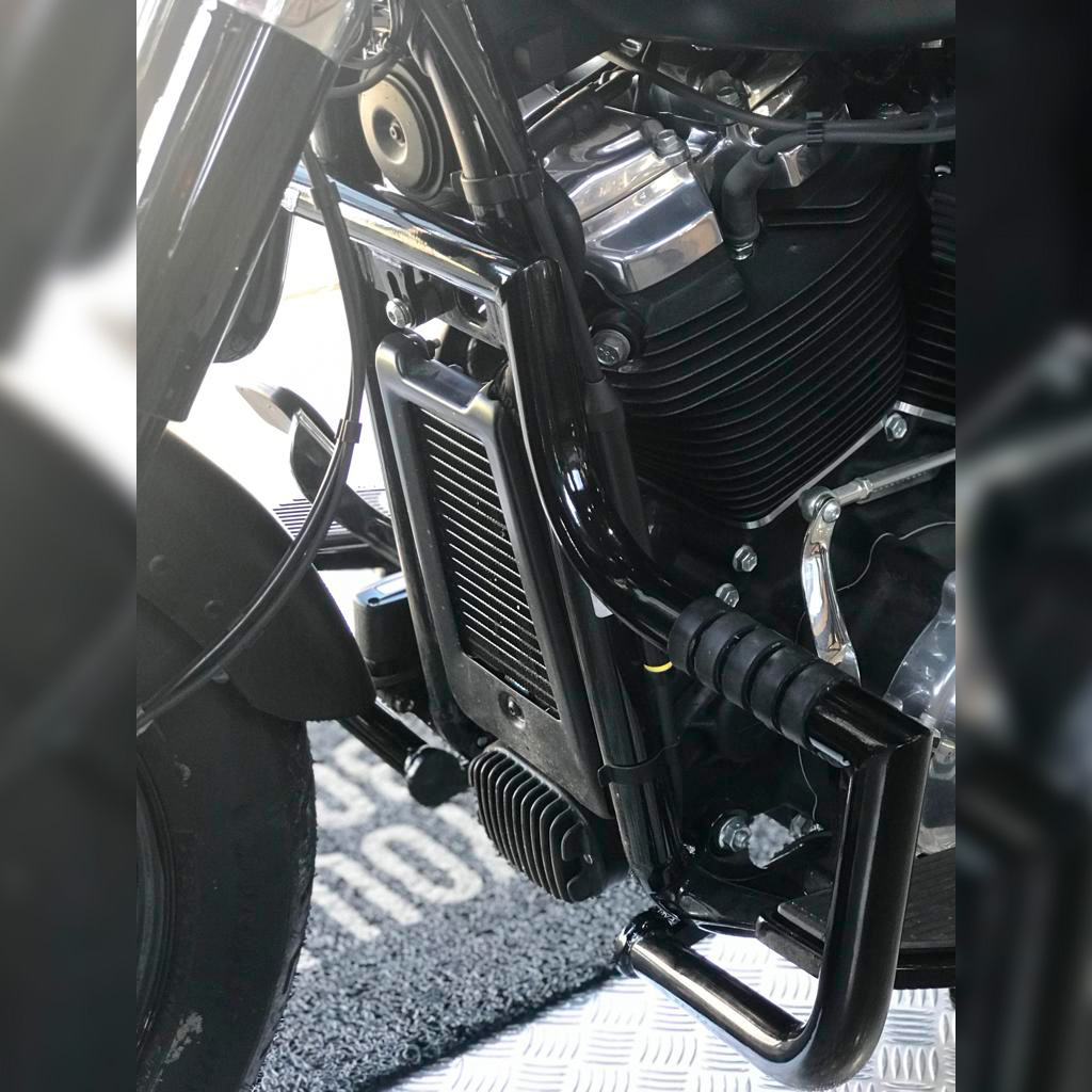 King Robust 1.1/4" Engine Guard/Crash Bar for Harley-Davidson Softail ...