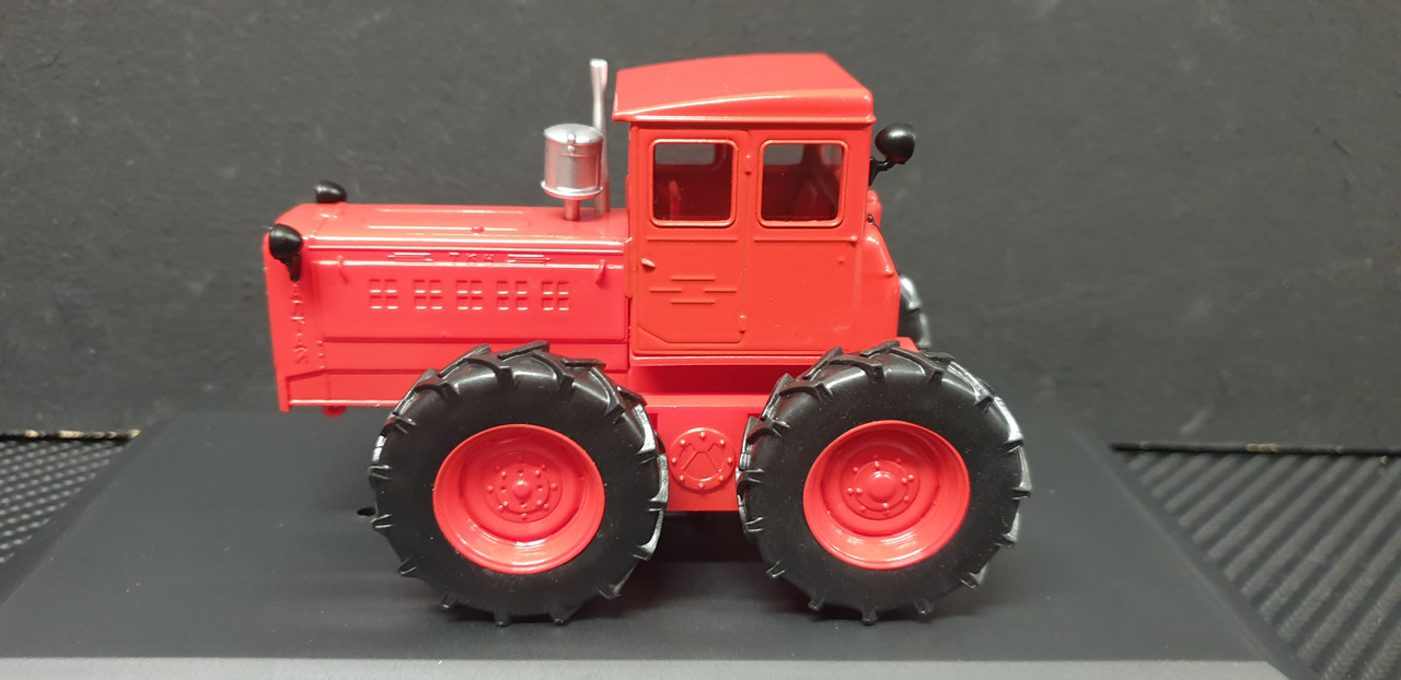 TRACTOR TK-4