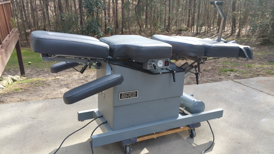 Used Reconditioned Hill Air Flexion Distraction Table - Total Clinic ...