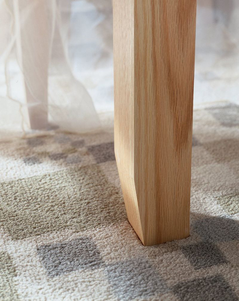 Tapered Leg Bottom Detail - Masterpiece