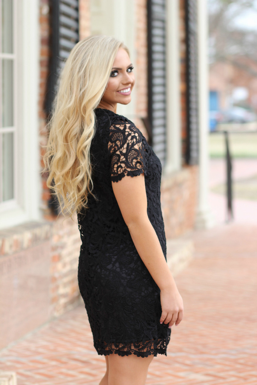 First Class Shift Dress: Black - Lavish Boutique
