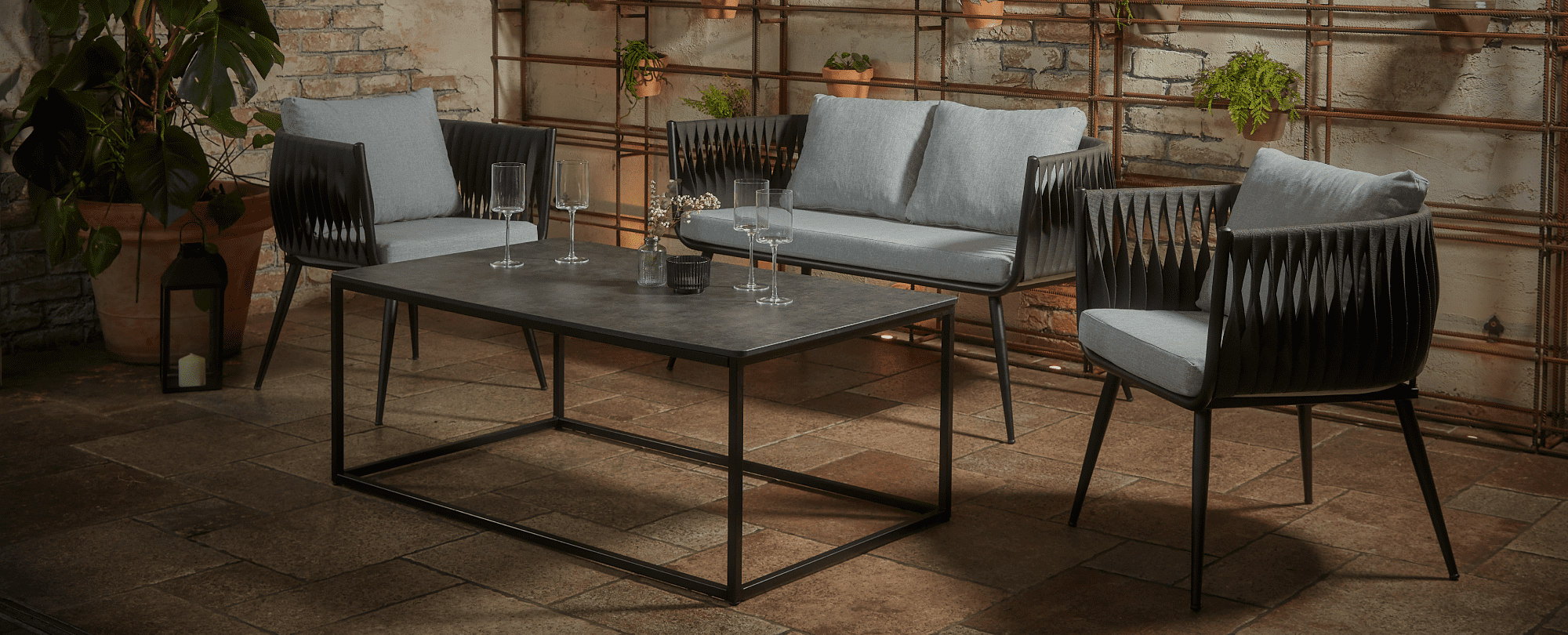 Eclipse Furniture: Contract suppliers of pub, hotel, restaurant furniture