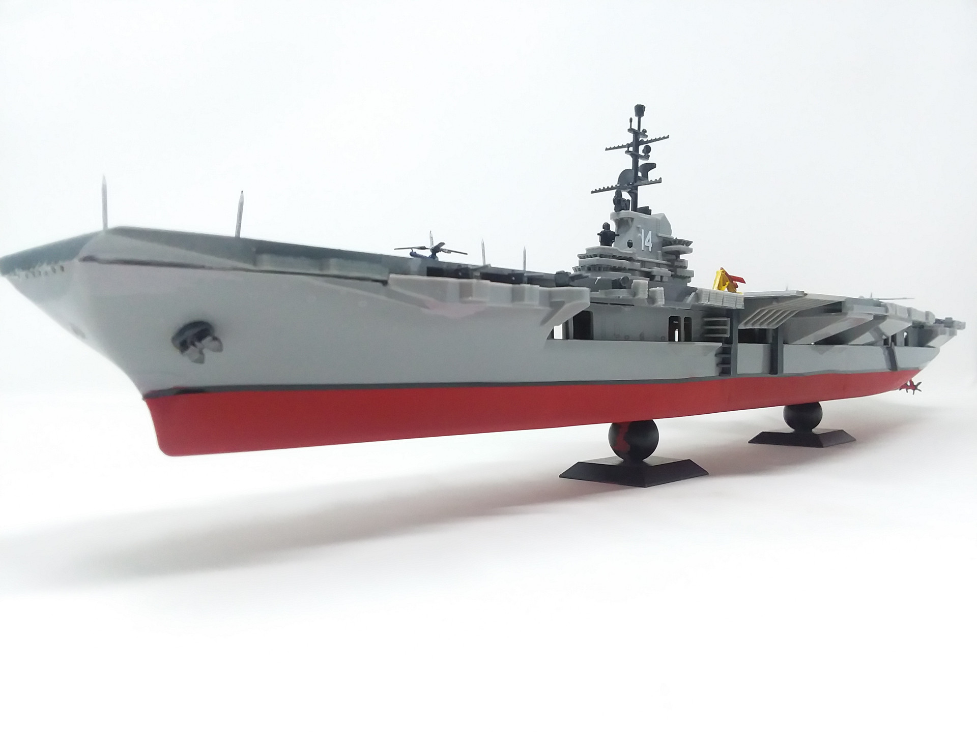 1:665 USS Wisconsin (BB-64) Iowa-Class Battleship