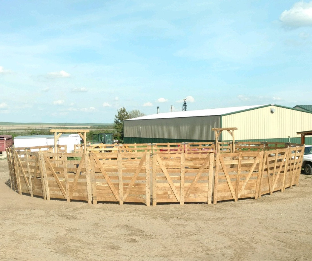 Sloped Side Round Pen