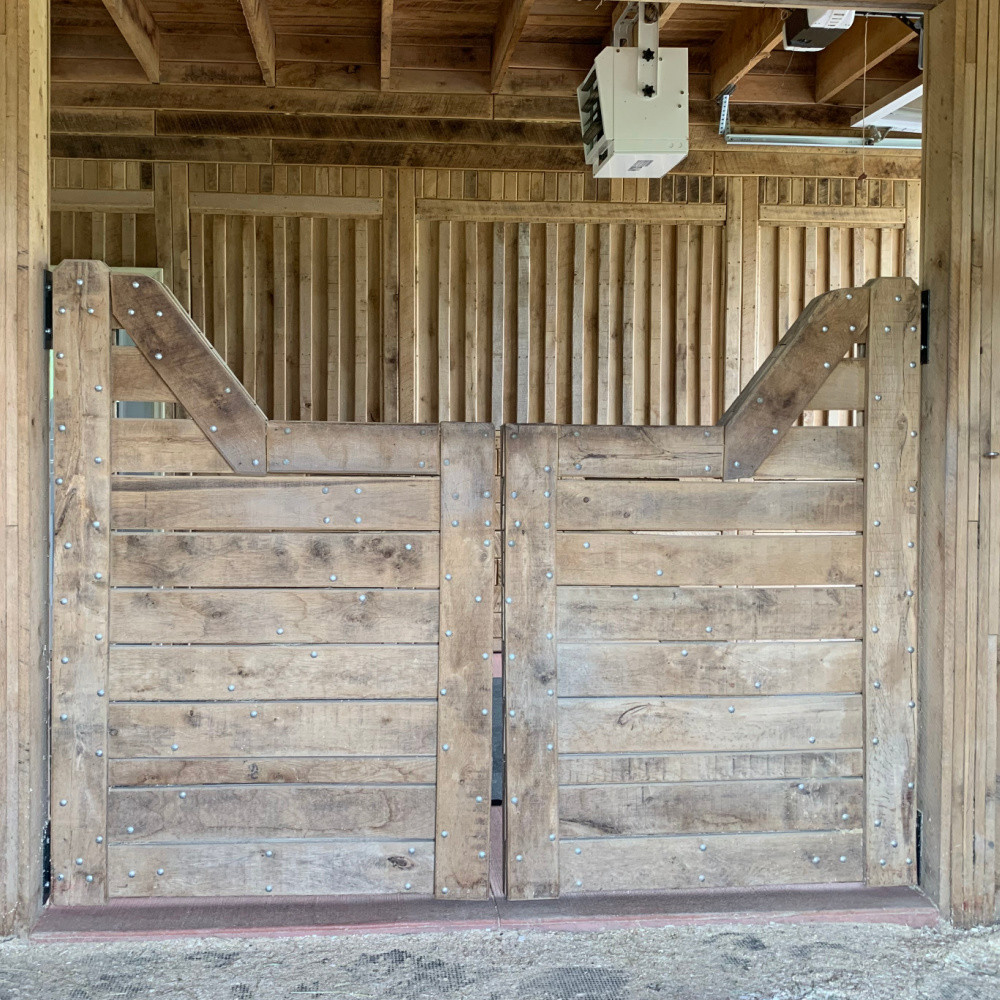 Country Club Stall Front