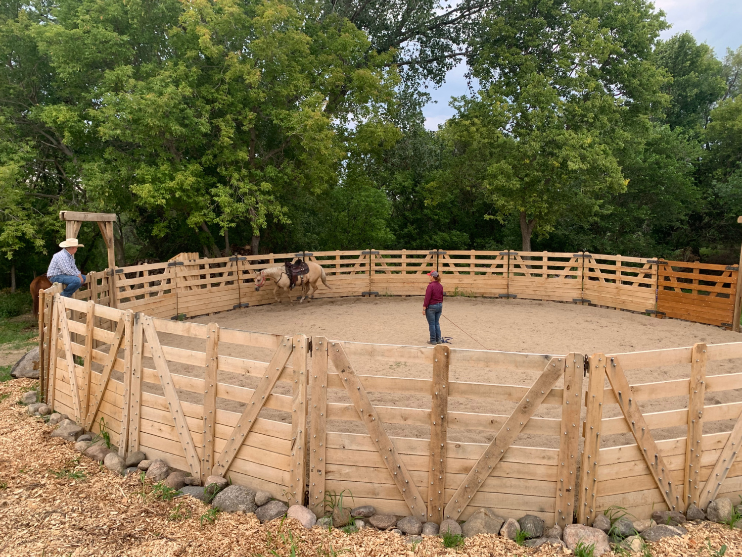 Solid Bottom Round Pen