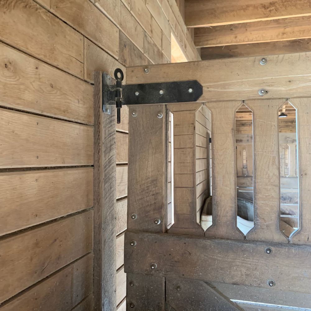 Country Club Stall Divider