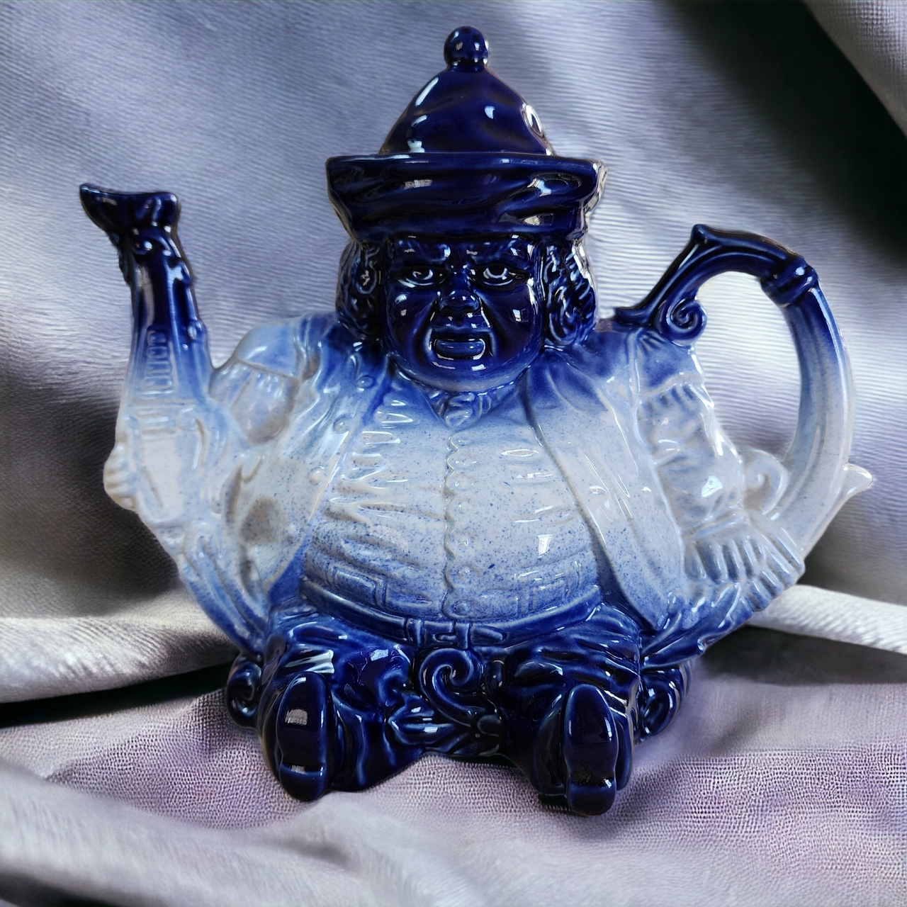Victorian Staffordsmire Flow Blue Parliament Judge Teapot English
