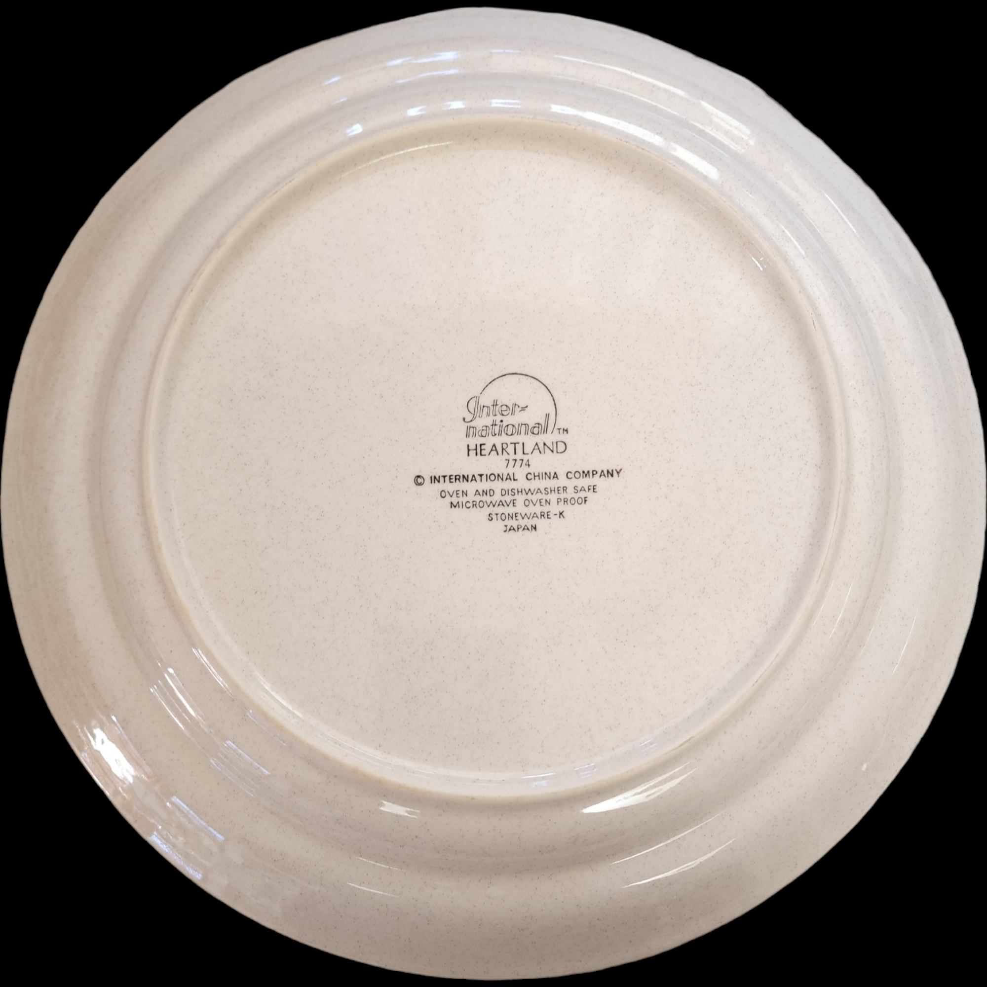 12" International Heartland Farm Scene Scalloped Tan Trim Round Plate ...