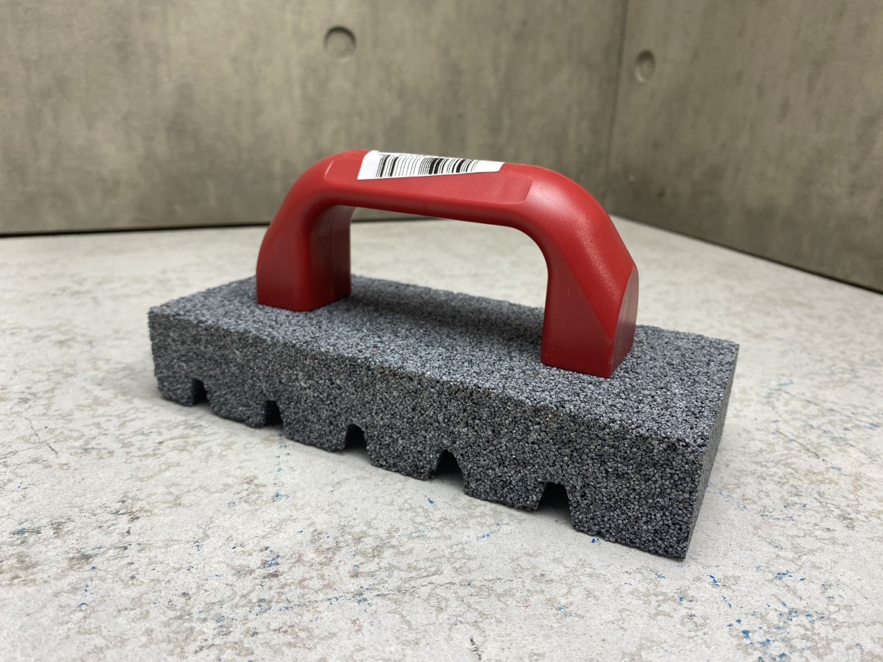 Rubbing Brick Red Handled Fluted - Unicon Concrete