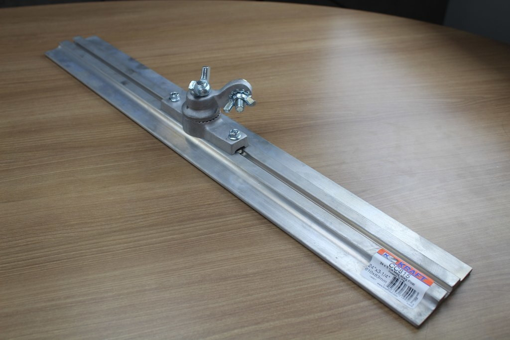 Extruded Magnesium Walking Float - Unicon Concrete