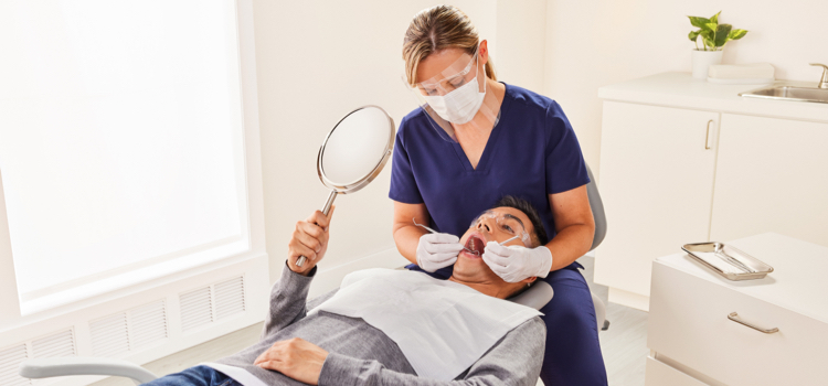 Tooth Extraction - Procedure, Risks, Aftercare & Recovery - Oral-B