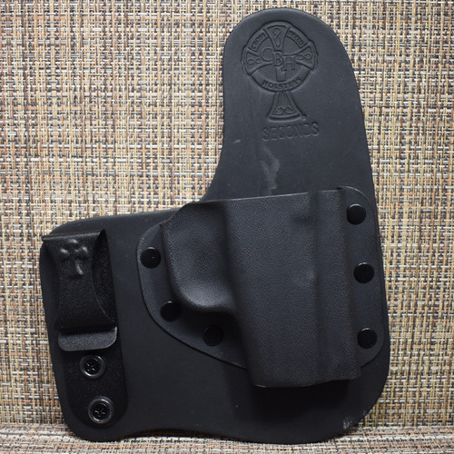 22135 CrossBreed® Freedom Carry . SCCY SERIES . Right Hand . Black Cow