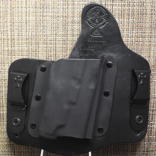 14840 CrossBreed® Light Defender . GLOCK 17/19 with INFORCE APL Gen3 ...