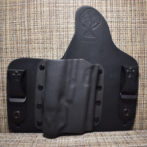 16786 CrossBreed® Light Defender . GLOCK 17/19 with VIRIDIAN FALT DUTY ...