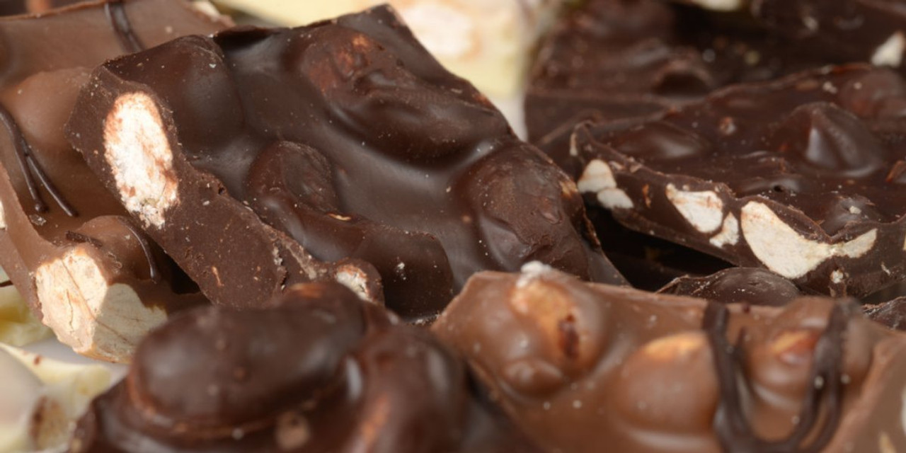 Dark Chocolate Vs Milk Chocolate Whats The Difference Fastachi