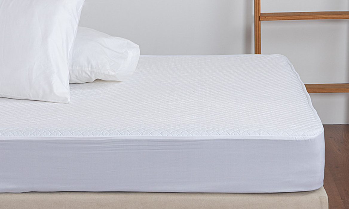 Waterproof mattress protector: when and why to use it? - Leafsleep ...